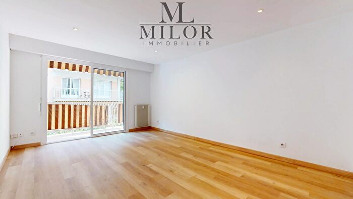 Nice, Poètes : Appartement 3 pièces à vendre