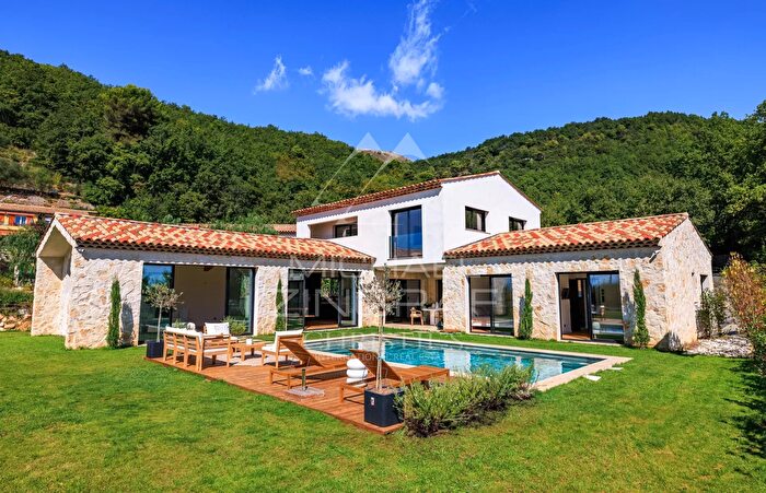 Maison à vendre - Tourrettes-sur-Loup - 6 pièces - 5 chambres