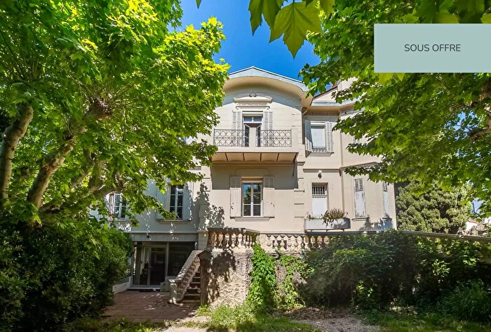 Maison à vendre - Marseille e , Vielle Chapelle - 10 pièces