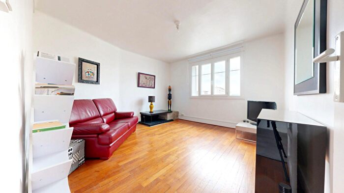 Appartement 3 pièces à Villeurbanne, Perrallière, à vendre