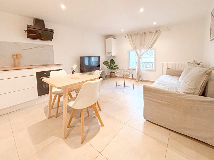 Appartement à vendre - Marseille e  - 2 pièces - 1 chambre