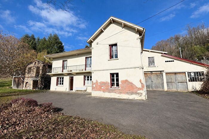 Maison à vendre - Cransac - 8 pièces - 6 chambres