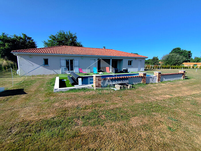 Maison à vendre - Confolens - 6 pièces - 4 chambres