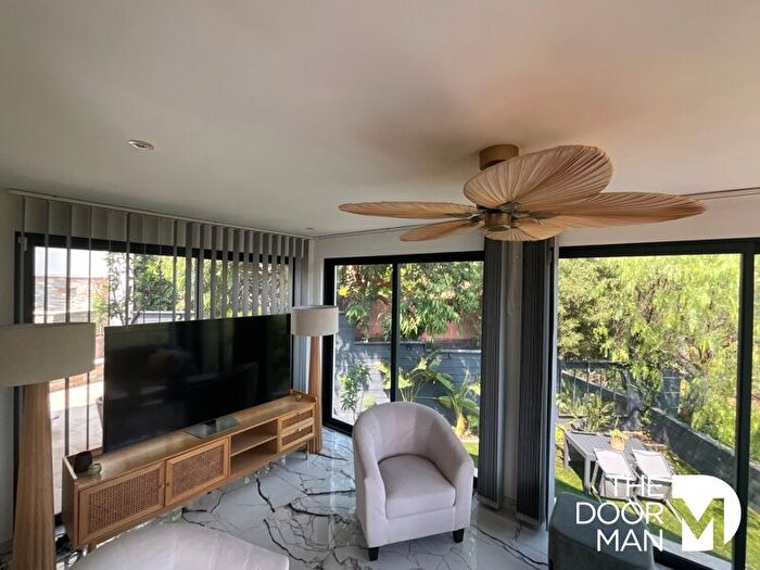 Maison à vendre - Cavalaire-sur-Mer - 6 pièces - 2 chambres