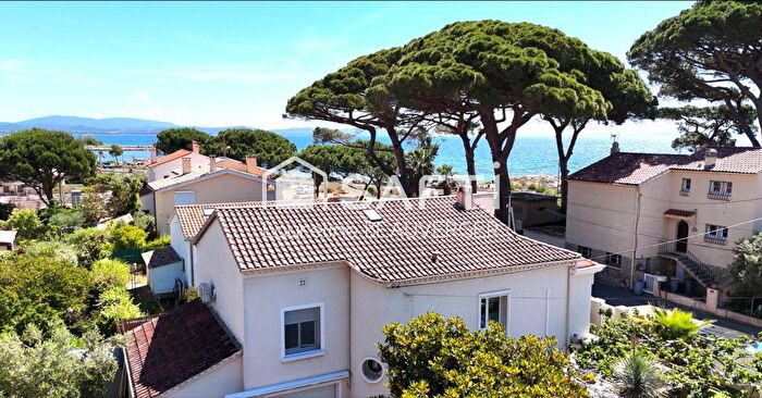 Maison à vendre - Hyères, Ayguade, Salins - 6 pièces - 5 chambres