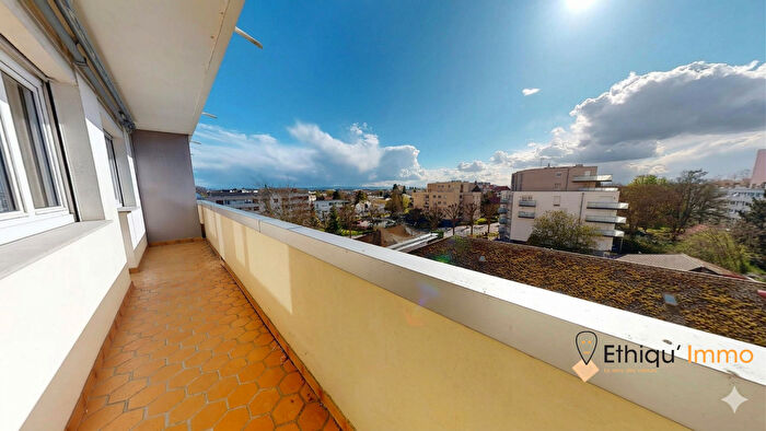 Appartement à vendre - Strasbourg, Cronenbourg - 3 pièces - 2 chambres