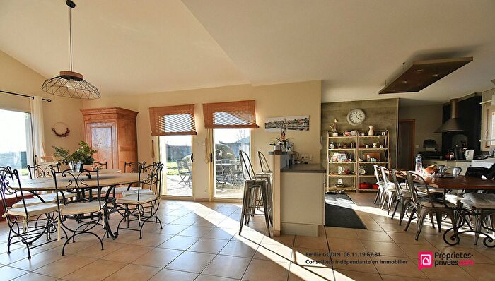 Maison à vendre - Maulévrier - 8 pièces - 3 chambres