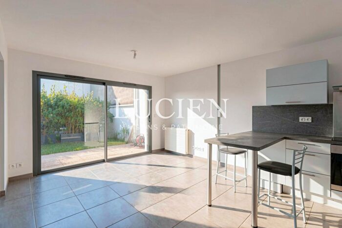 Appartement 3 pièces à Écully, Centre-ville, à vendre