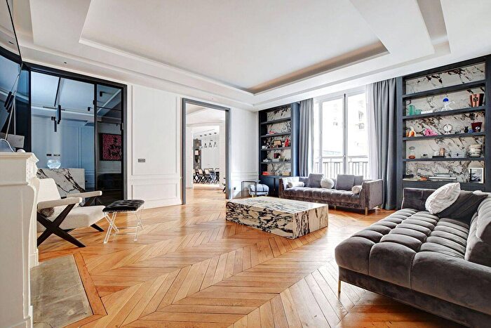 Appartement à louer - Porte Dauphine, Paris ème arrondissement - 6 pièces - 5 chambres