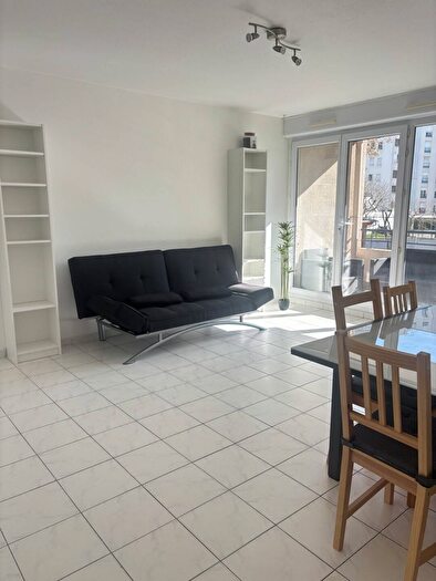 Appartement à louer - Marseille ème arrondissement - 3 pièces - 2 chambres