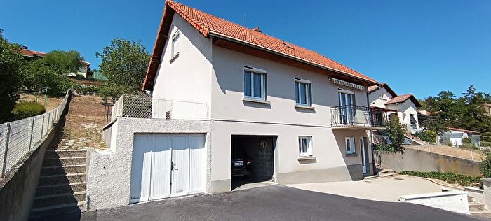 Maison 8 pièces à Orbeil, à vendre