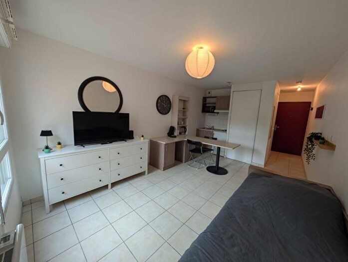 Appartement à louer - Bellevue-Solaure, Saint-Étienne - 1 pièce