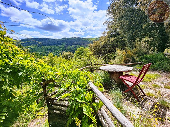 Saint-Germain-de-Calberte : Maison 6 pièces à vendre