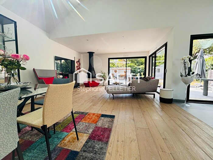 Maison 7 pièces à vendre - Quartiers Sud-Est, Italie
