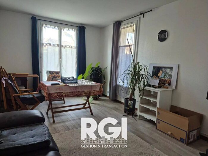 Appartement à louer - Chateau, Le Mesnil-Saint-Denis - 2 pièces - 1 chambre