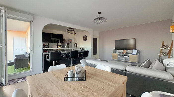 Appartement à vendre - Corbeil-Essonnes, Montconseil - 3 pièces - 2 chambres