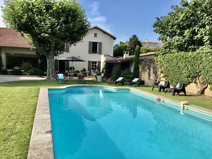 Maison à vendre - Avignon, Saint-Ruf - 6 pièces - 4 chambres