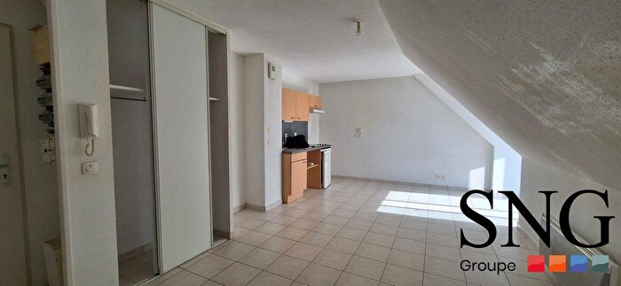 Appartement à louer - Est, Lisieux - 1 pièce