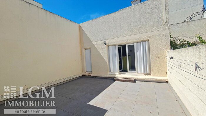 Vitrolles, Bords de l'étang, Tribales, Ferme de Croze : Appartement 4 pièces à vendre