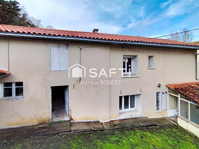 Maison à vendre - Cellefrouin - 4 pièces - 3 chambres