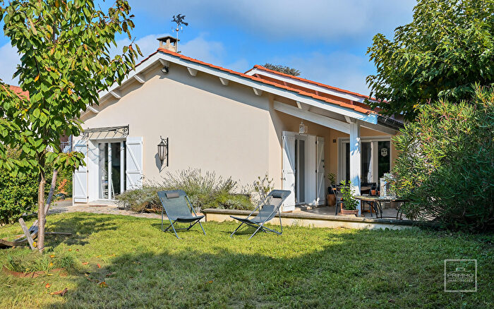 Maison à vendre - Champagne-au-Mont-dOr - 7 pièces - 5 chambres