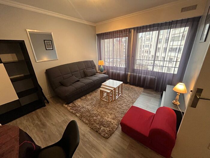 Appartement à louer - Grangier, Dijon - 1 pièce