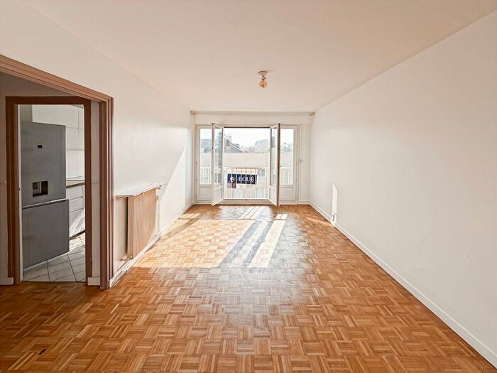 Appartement à louer - Gassicourt, Mantes-la-Jolie - 4 pièces - 3 chambres