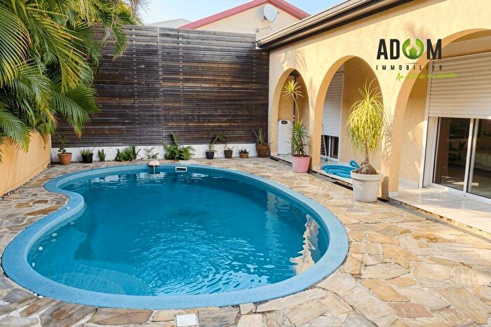 Maison à louer - Saint-Pierre - 5 pièces - 4 chambres