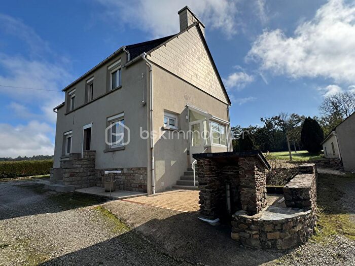 Maison à vendre - Rosnoën - 7 pièces - 5 chambres