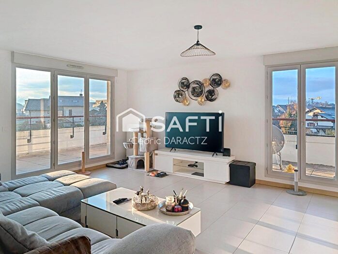 Appartement à vendre - Ferney-Voltaire - 4 pièces - 3 chambres