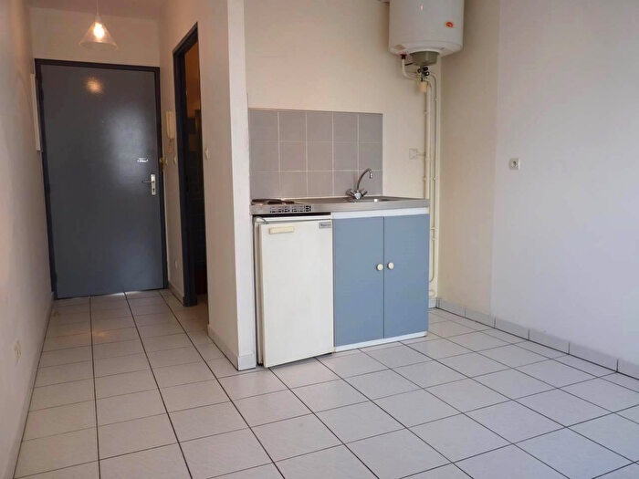 Appartement à louer - Saint-Denis, Centre-ville - 1 pièce