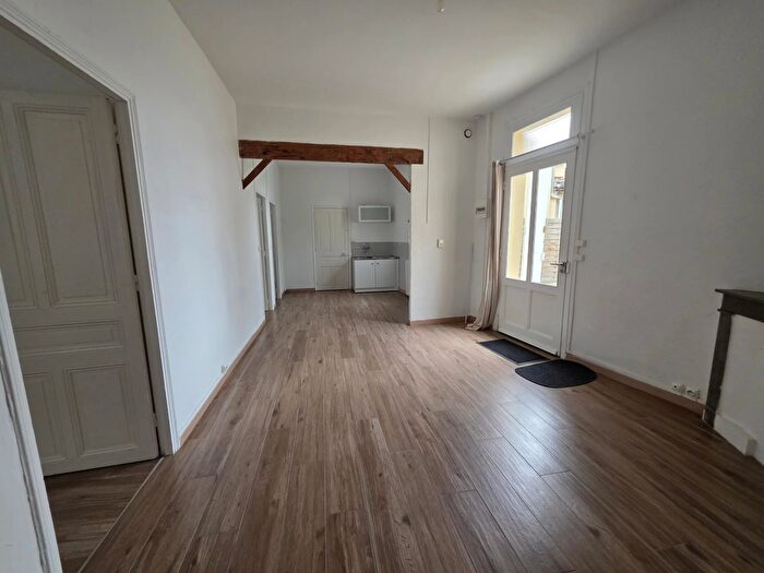 Appartement à louer - Le Teil - 4 pièces - 3 chambres