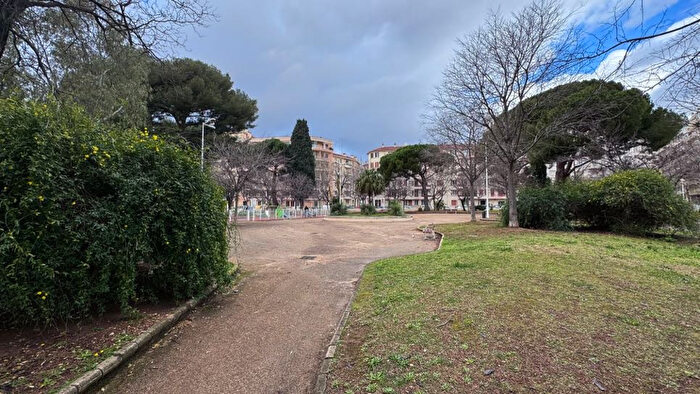 Appartement à vendre - Toulon, Les Lices - 2 pièces - 1 chambre