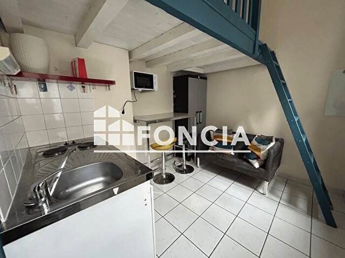 Appartement à louer - Centre-Neuf Bourg-Quesnoy-Delsaux-Musée-Cannoniers-Gare, Valenciennes - 1 pièce