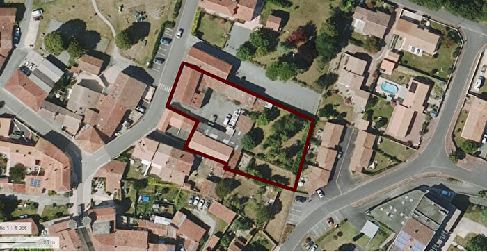 Maison à vendre - Tonnay-Boutonne - 6 pièces - 5 chambres