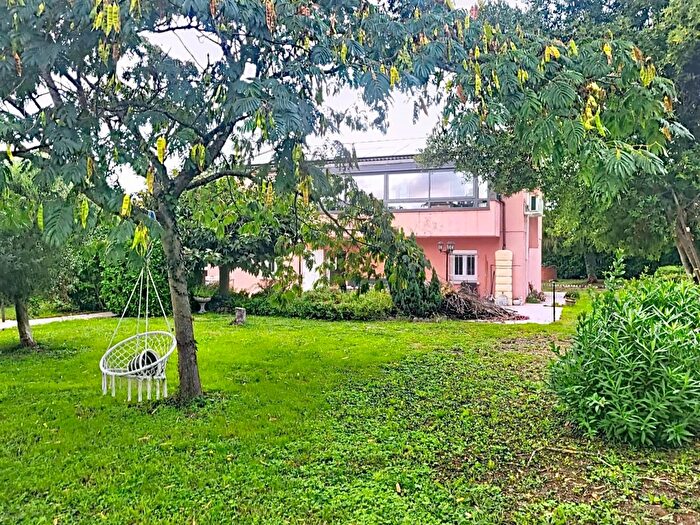 Maison à vendre - Bruguières - 8 pièces - 5 chambres