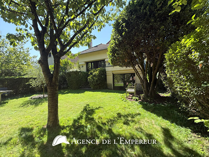 Rueil-Malmaison, Mont Valerien : Maison 8 pièces à vendre