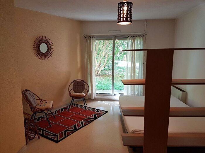 Appartement à louer - Fontcouverte, Avignon - 1 pièce