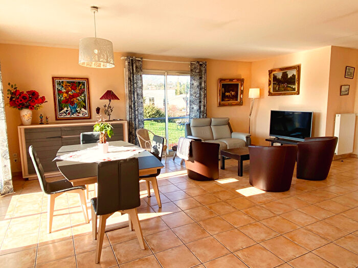 Appartement à vendre - Aubenas, Centre-ville - 4 pièces - 3 chambres