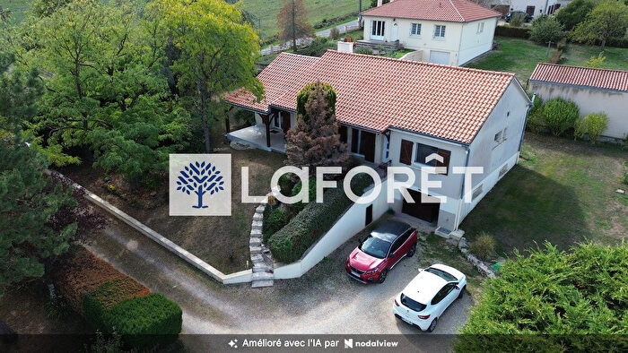 Saint-Loup-Lamairé : Maison 7 pièces à vendre