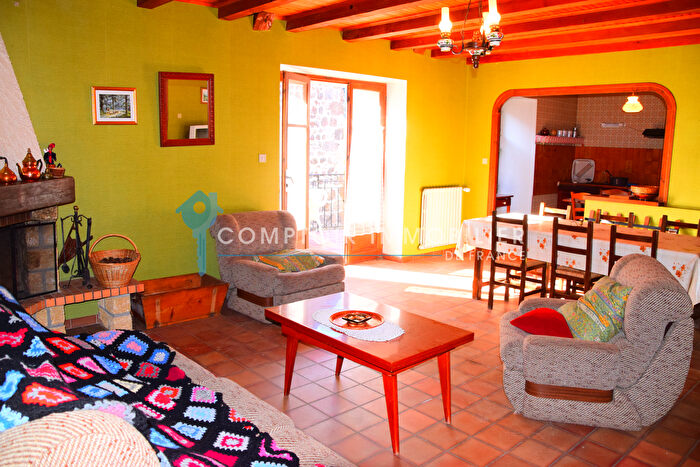 Maison à vendre - Issanlas - 8 pièces - 4 chambres