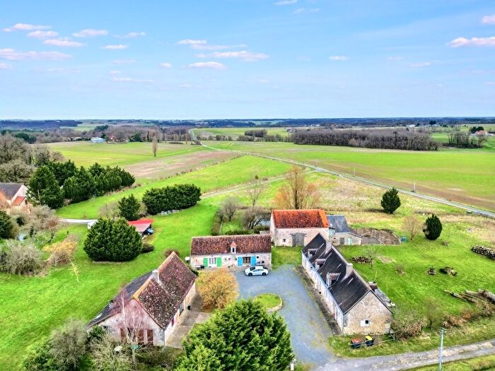Maison à vendre - Le Petit-Pressigny - 10 pièces - 5 chambres