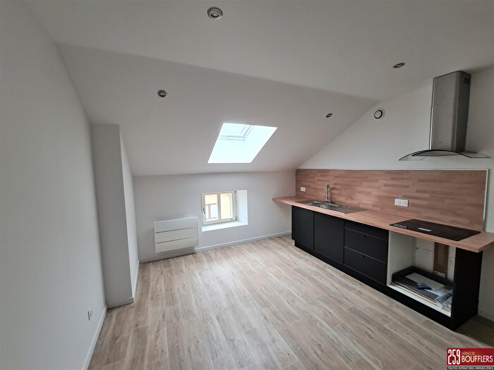 Appartement à louer - Liverdun - 4 pièces - 3 chambres