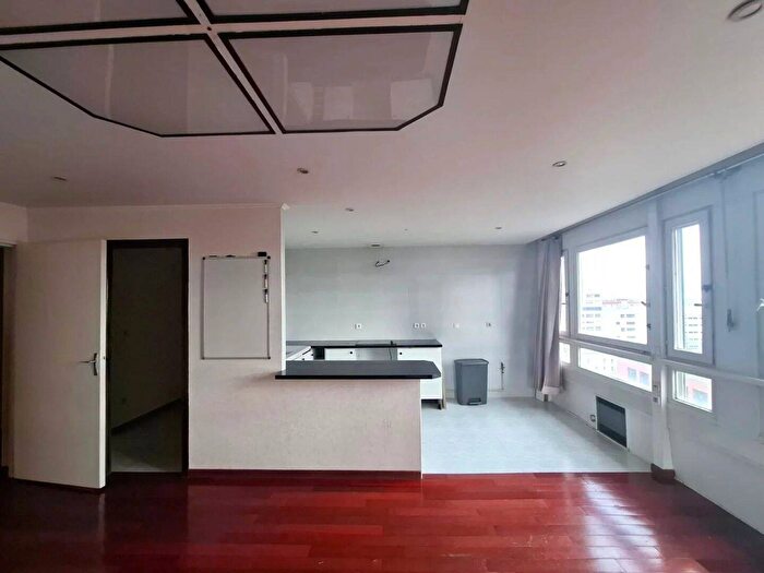 Appartement à louer - Paris ème arrondissement - 4 pièces - 3 chambres