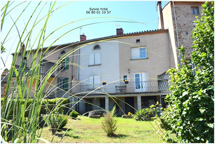 Maison à louer - Mazamet - 6 pièces - 4 chambres