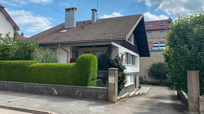 Maison 7 pièces à Pontarlier, à vendre