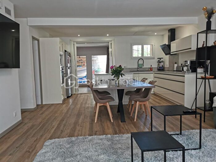 Maison à vendre - Saint-Estève - 7 pièces - 5 chambres