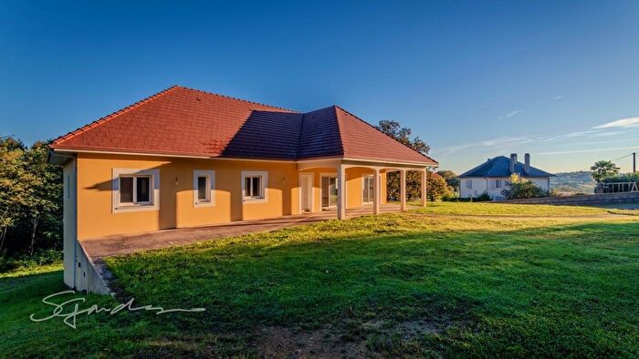 Maison à louer - Saint-Faust - 5 pièces - 4 chambres