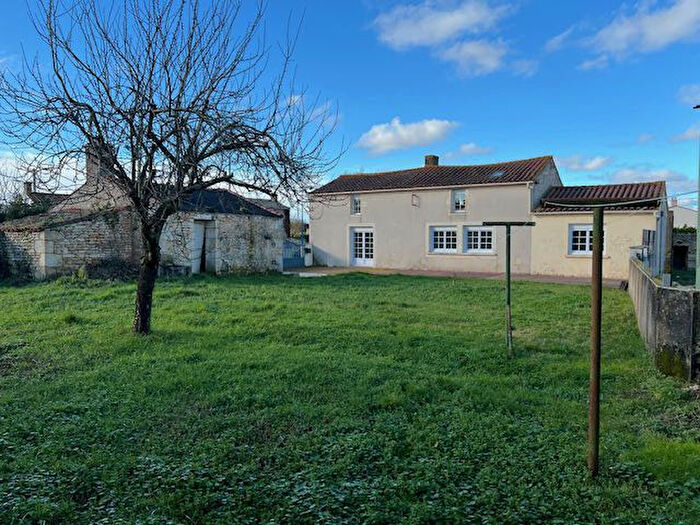 Maison à vendre - Sainte-Hermine - 6 pièces - 4 chambres