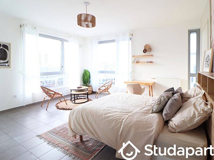 Appartement à louer - Pont de Flandre, Paris ème - 1 pièce - 4 chambres